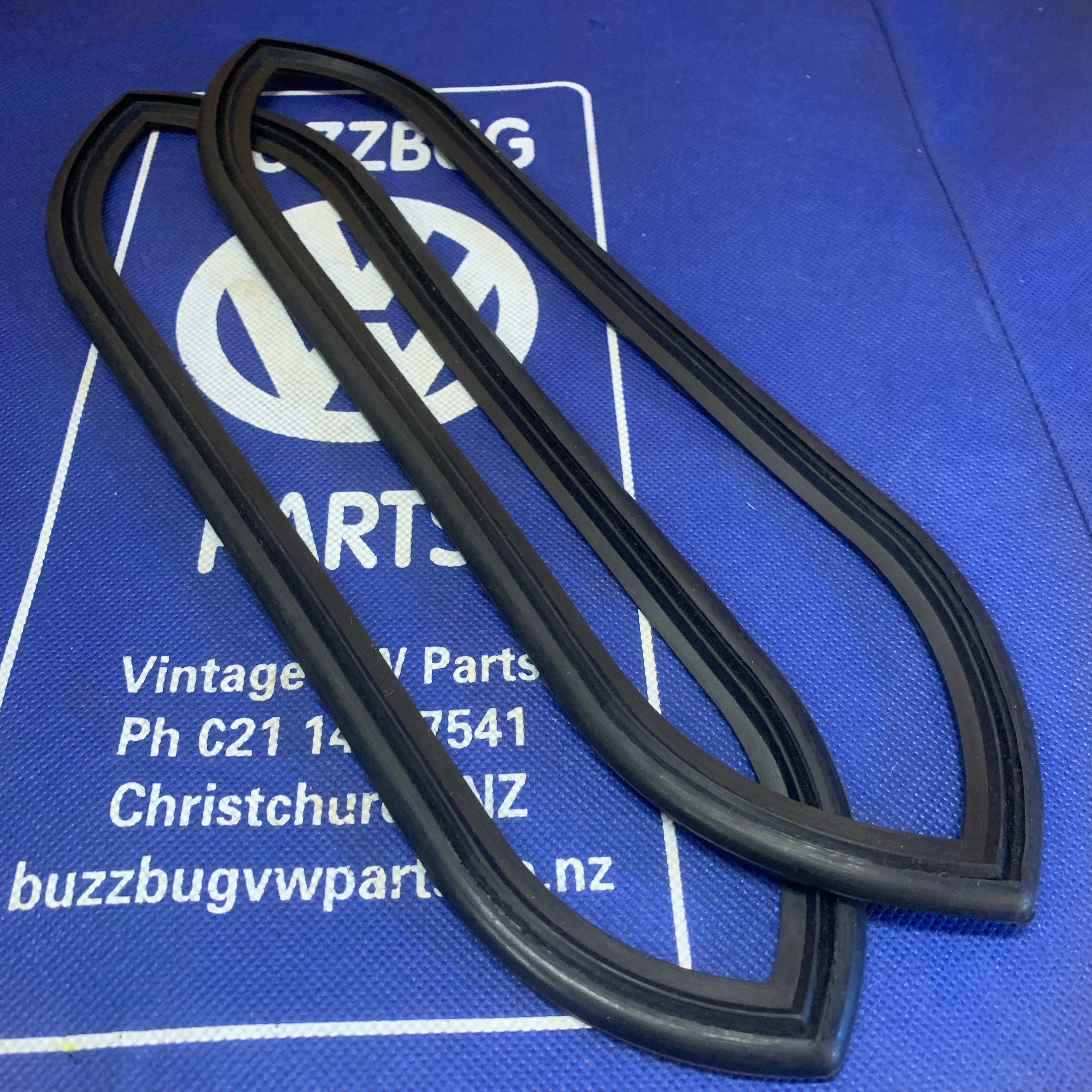 Tail Light Seals, Karmann Ghia 1970-71 – Buzzbug VW Parts