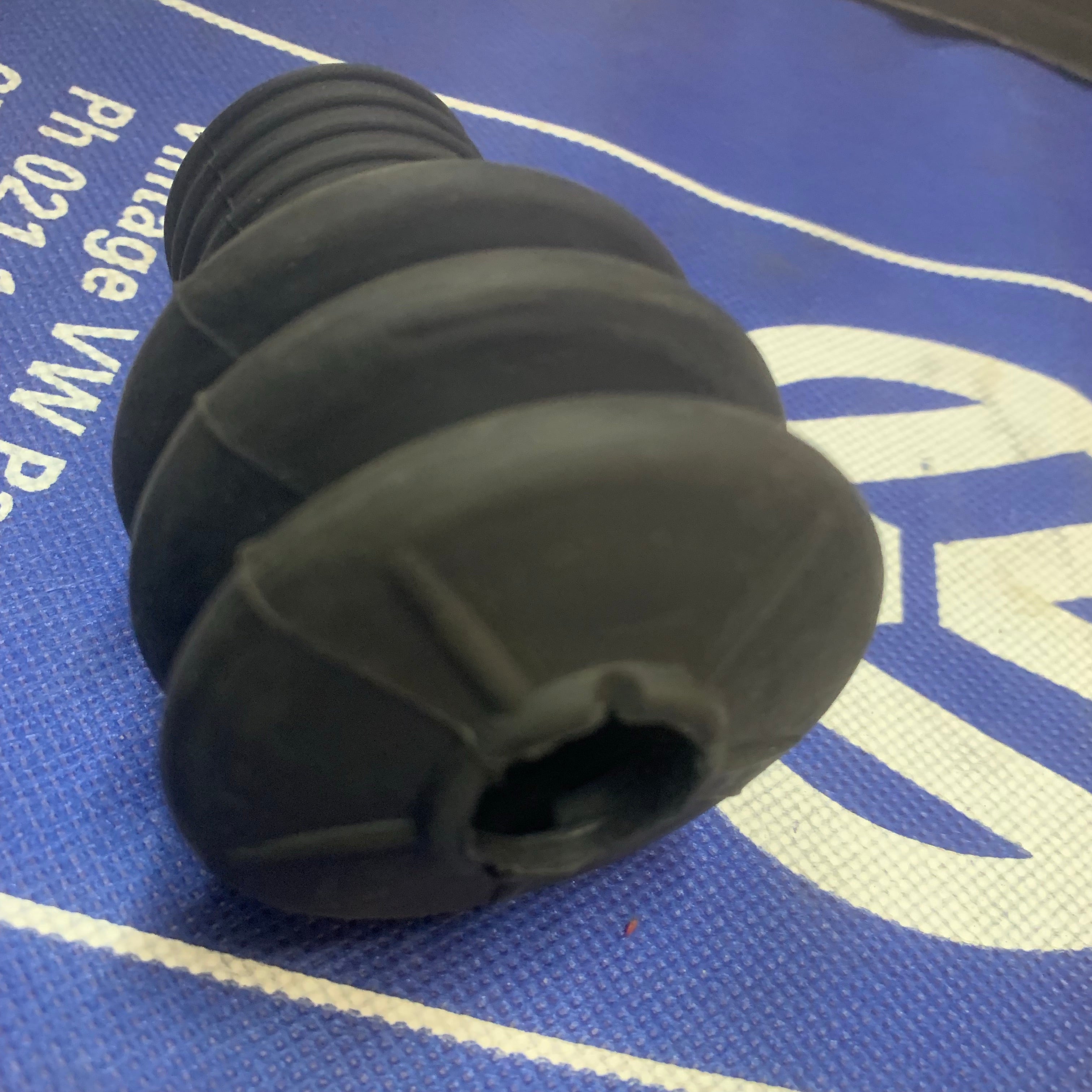 Gearbox Nose Cone to shift rod Seal, Kombi – Buzzbug VW Parts