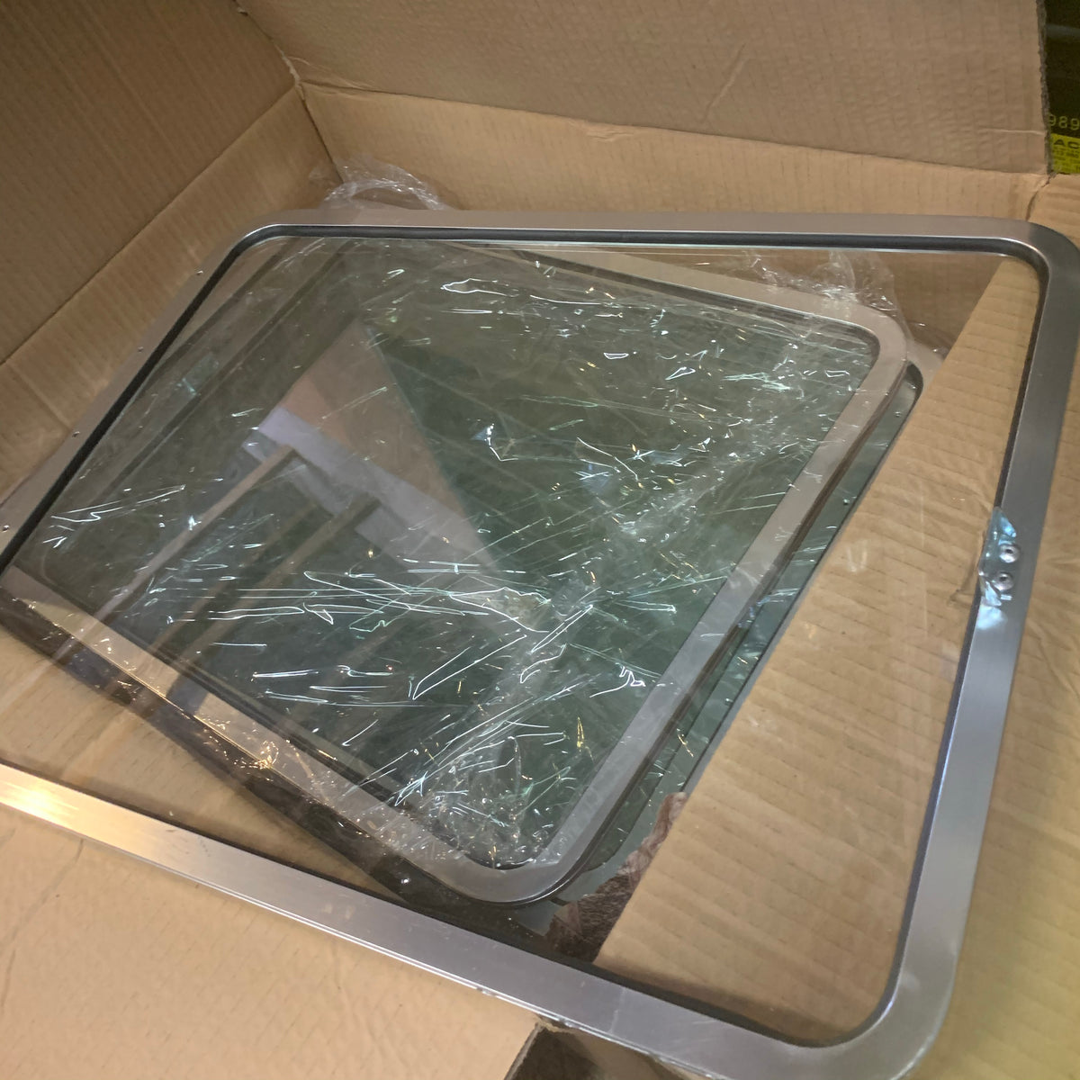 Clear Pop-Out Side Window, Kombi 1955-67 – Buzzbug VW Parts