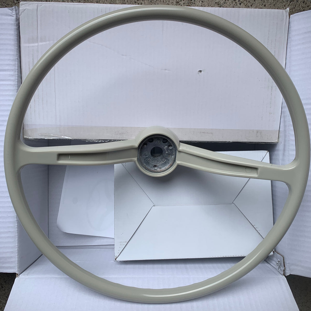 Steering Wheel Kit, Ivory – Buzzbug VW Parts