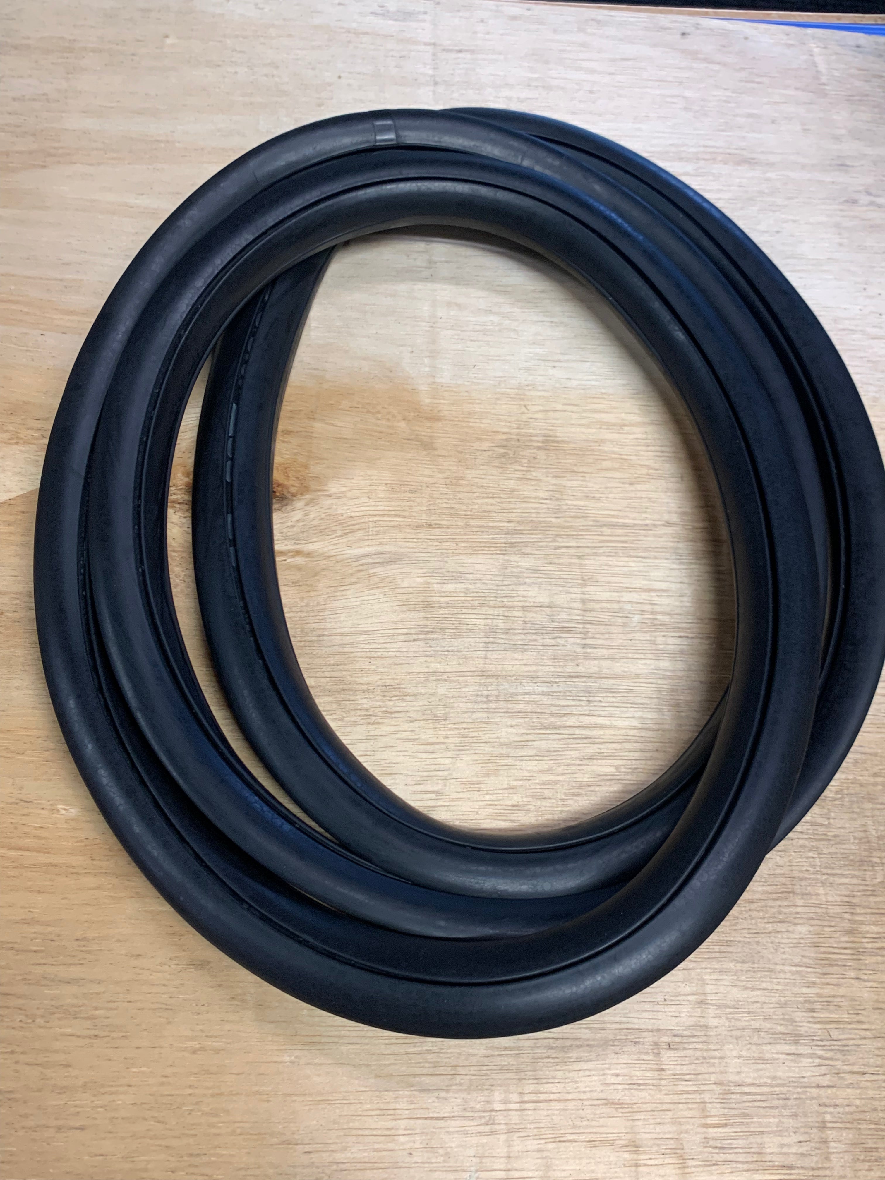 SIDE Window Seal, BAY Kombi – Buzzbug VW Parts